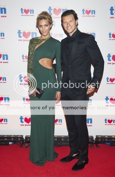 Celebs Caught Wearing the Same Outfit - (May 2011 - November 2013 ...